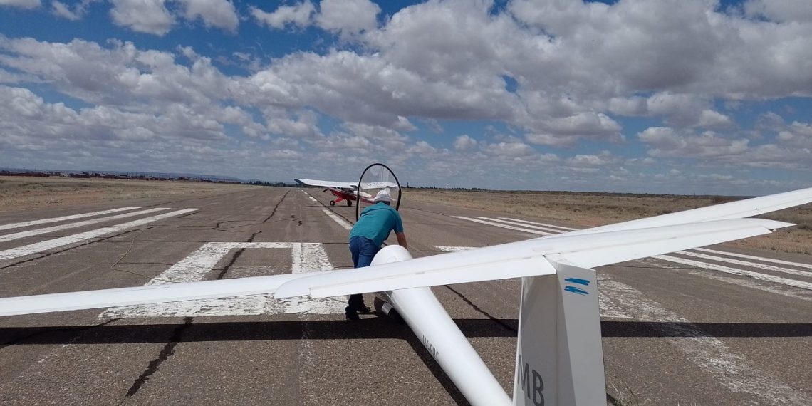 Enseñarán a volar en planeador en Cutral Co – Cutral Co al Instante