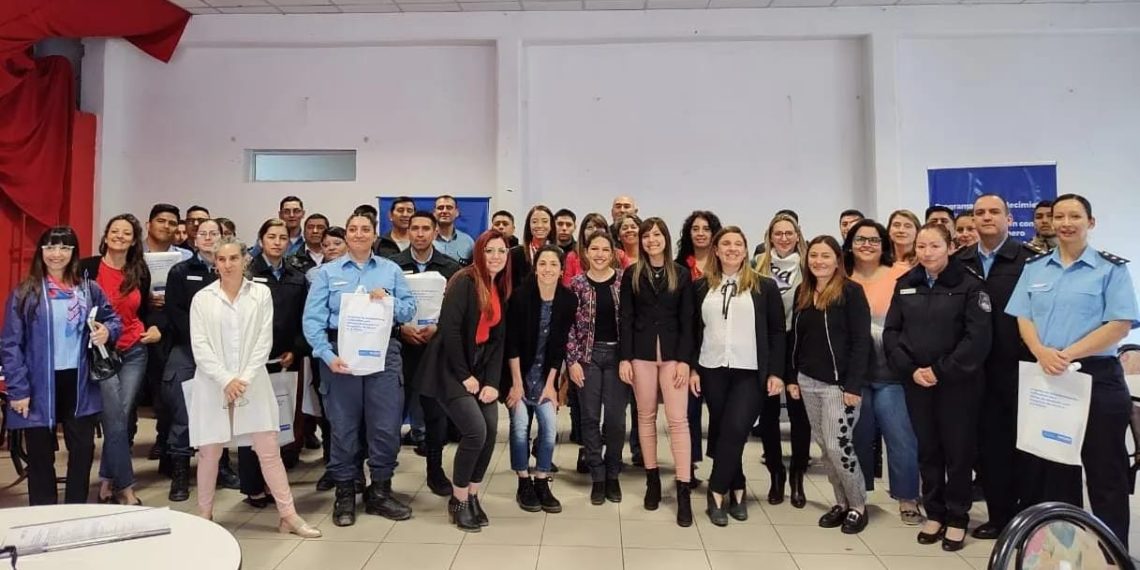 Policías se capacitaron sobre violencia y perspectiva de género en Cutral Co – Cutral Co al Instante