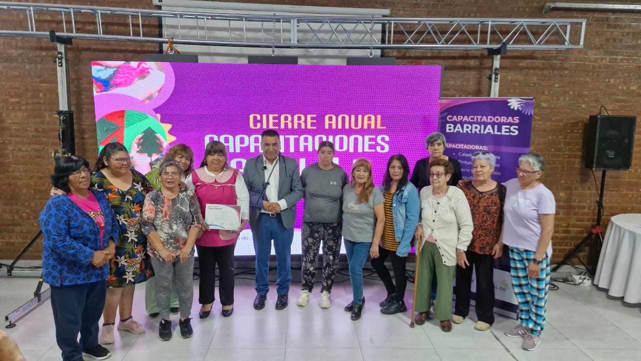 Colorido y creatividad en el cierre de talleres de capacitación en Cutral Co – Cutral Co al Instante